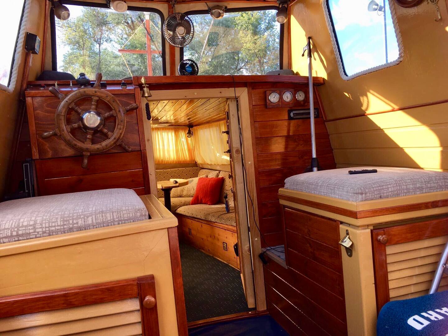 Kajutova loď Petra – Kajutova Loď